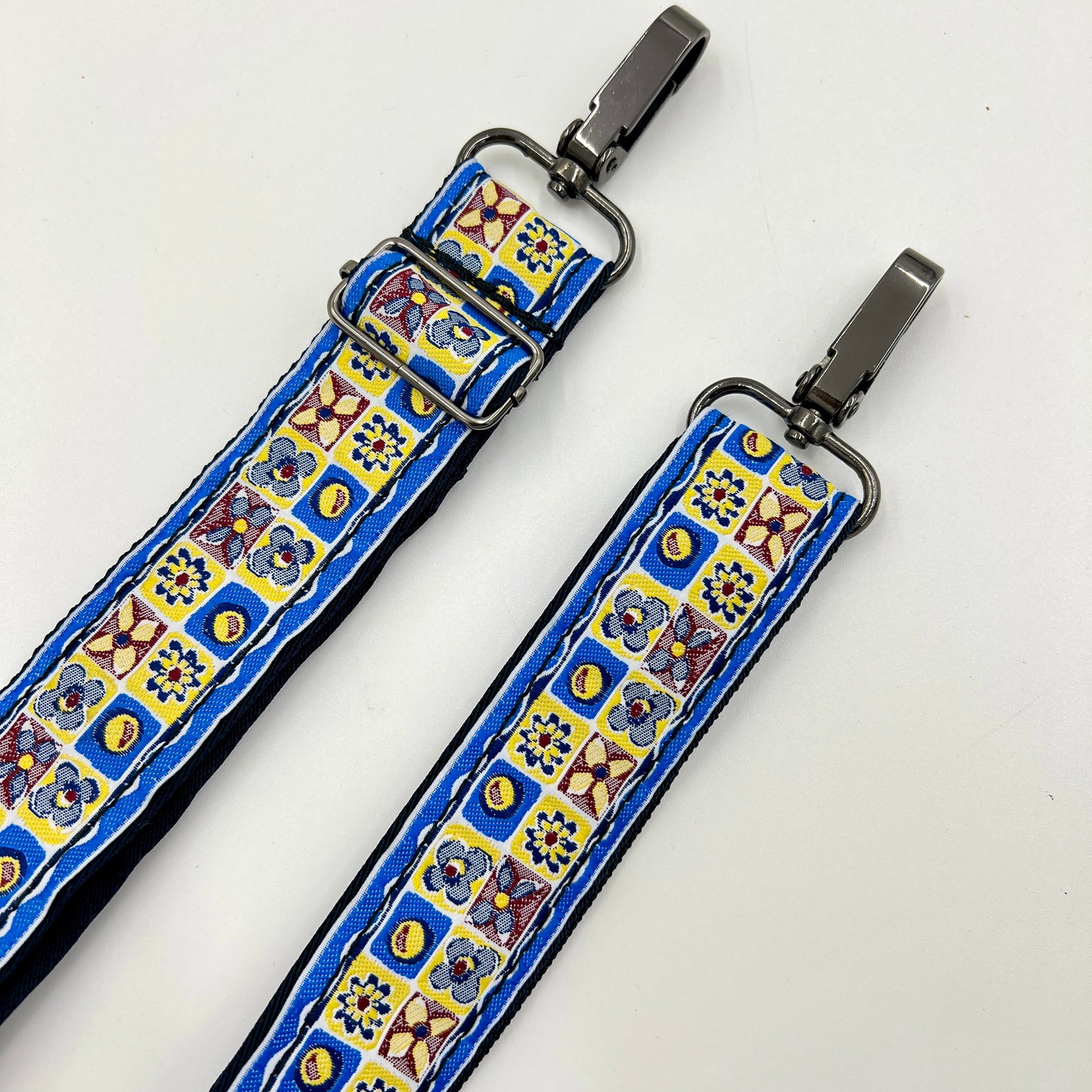 Upcycled and Sustainable Colorful Shoulder Straps - Bagabù